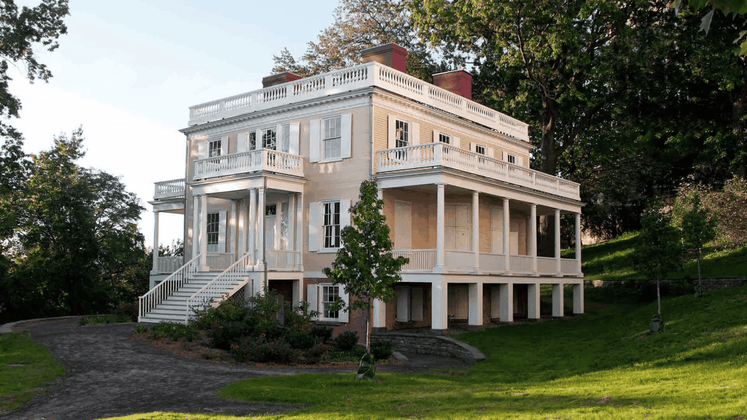 Federal Style House: History and Examples - The Style Saloniste